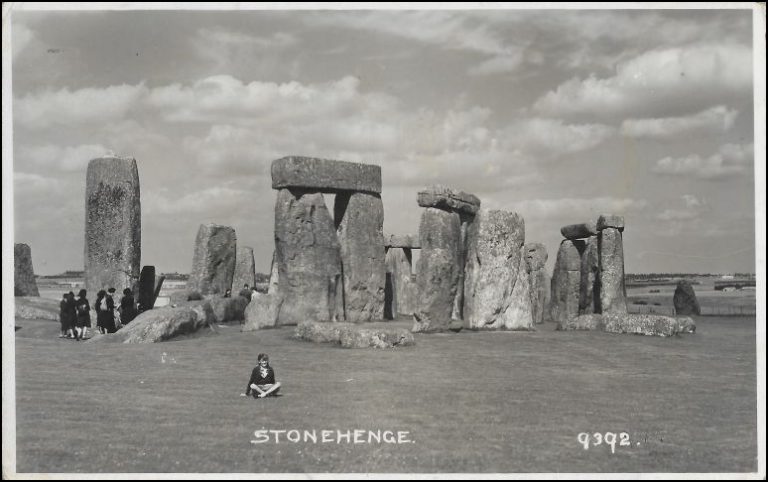 Stonehenge, Wiltshire - John's Postcard Scrapbook
